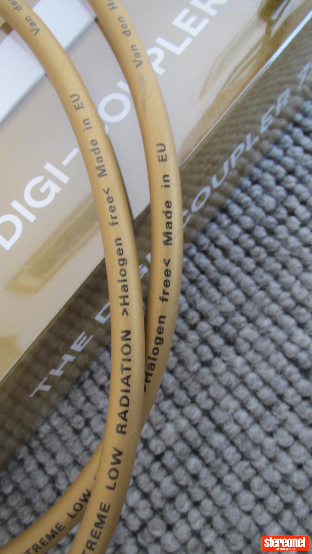 Van Den Hul The Digi-Coupler Digital Cable - Digital Cables - StereoNET