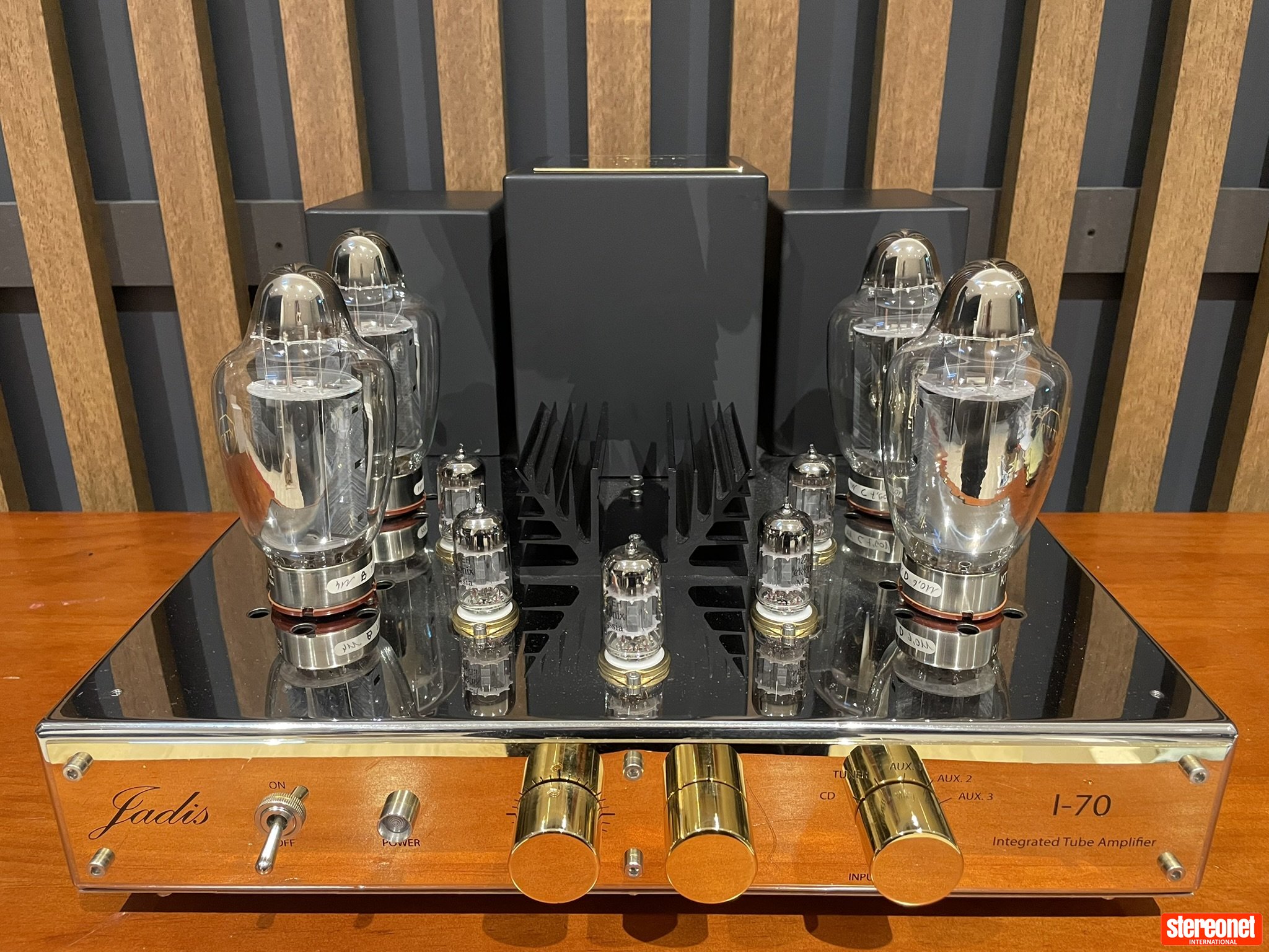 Jadis Electronics i70 Integrated Amplifier (Valve) - Integrated Amplifiers - StereoNET
