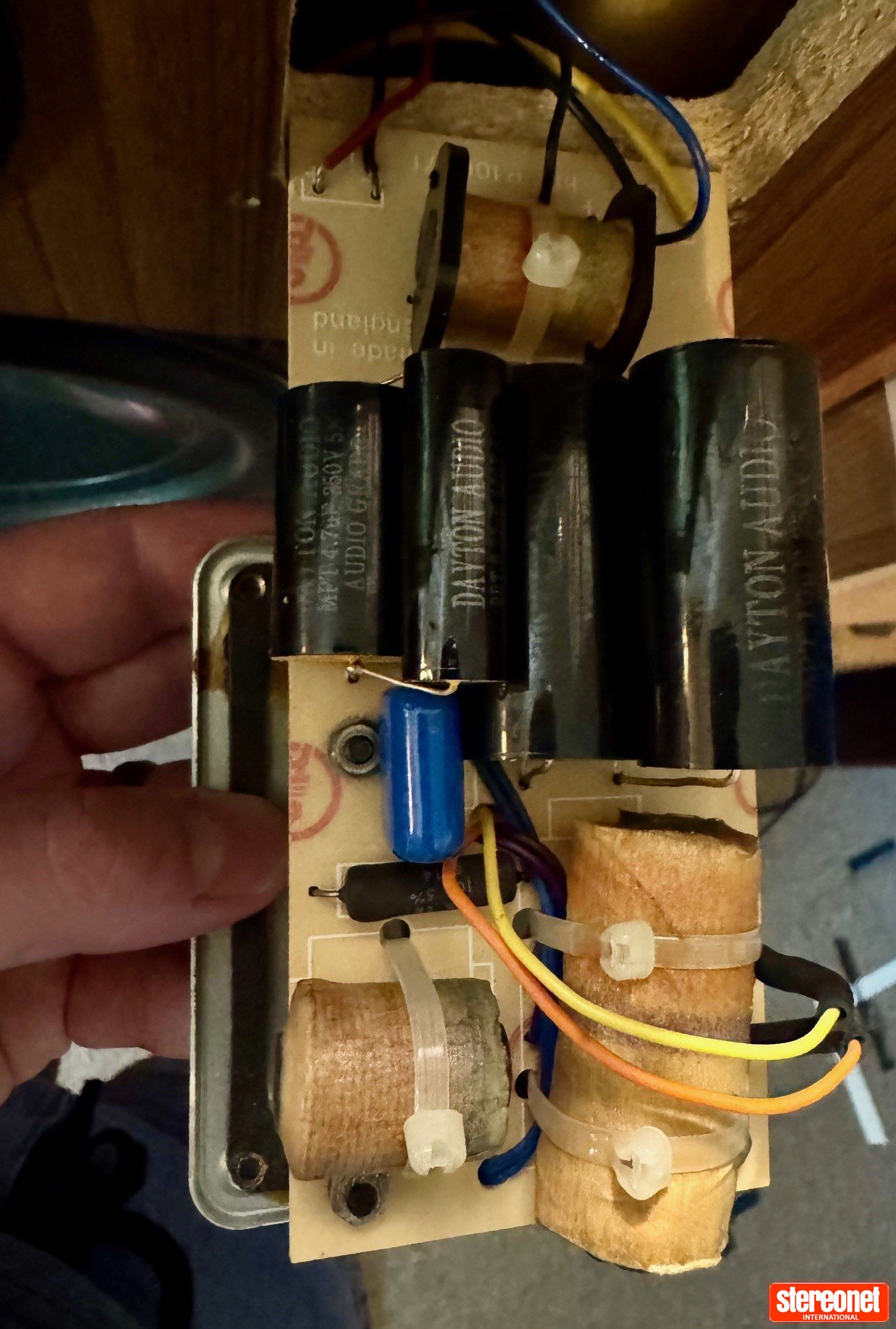 KEF 104ab Bookshelf Loudspeakers - Bookshelf & Small Monitors - StereoNET