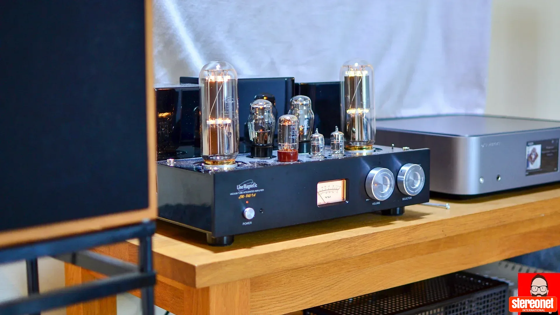 Line Magnetic Audio LM-845iA Integrated Amplifier (Valve) - Integrated ...