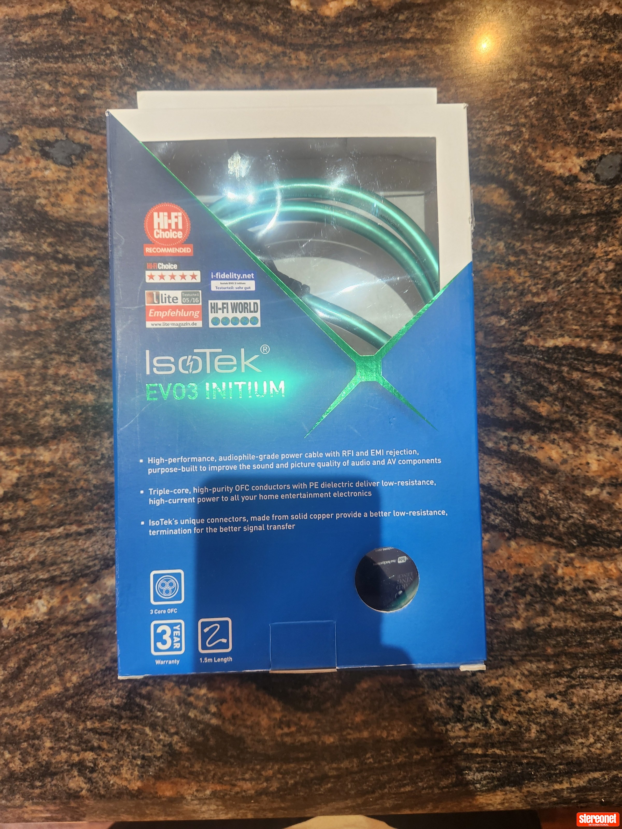 IsoTek Evo 3 initium c13 Power Cable - Power Cables - StereoNET