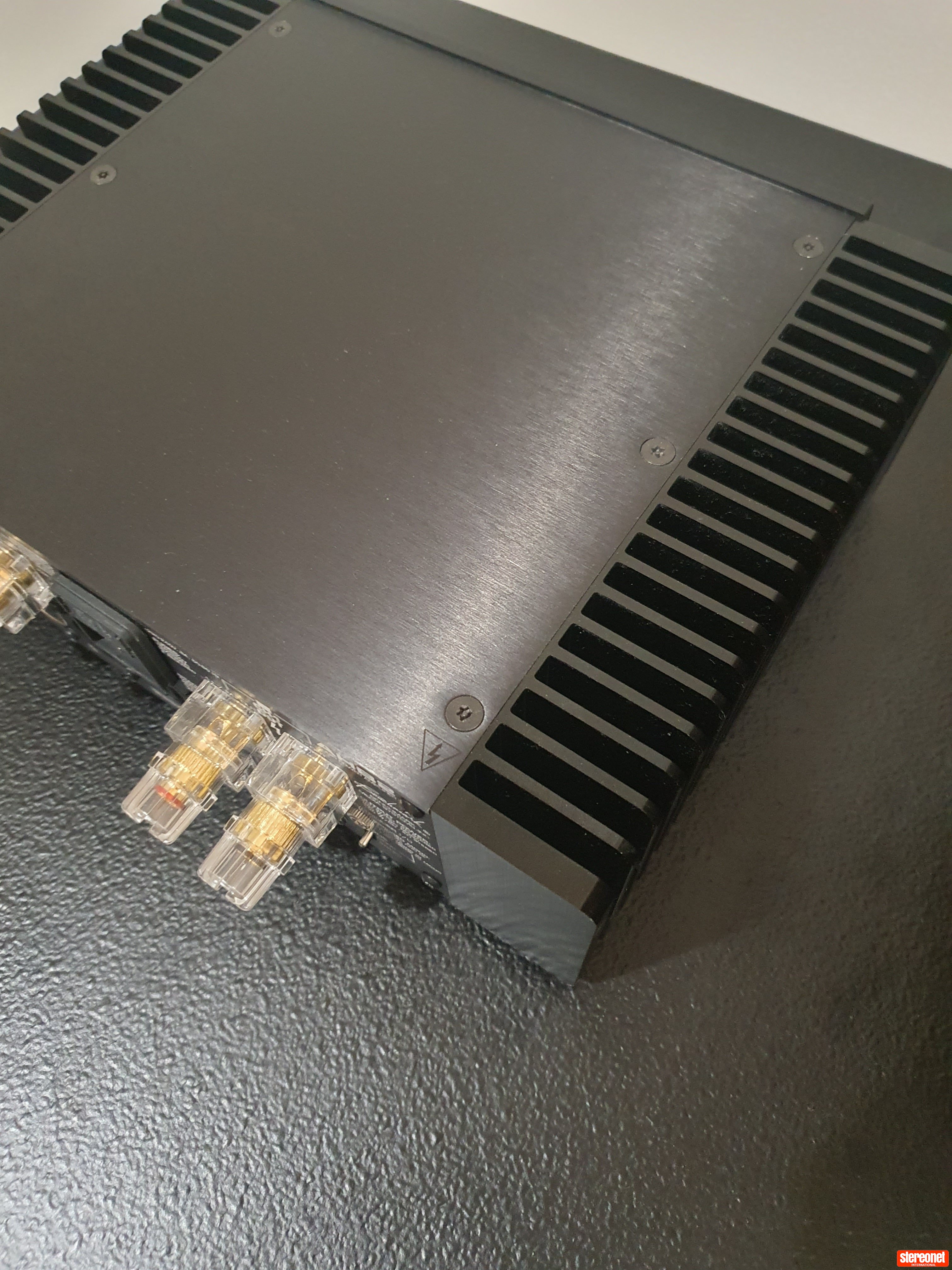 Benchmark Media Systems AHB2 Power Amplifier - Power Amplifiers - StereoNET