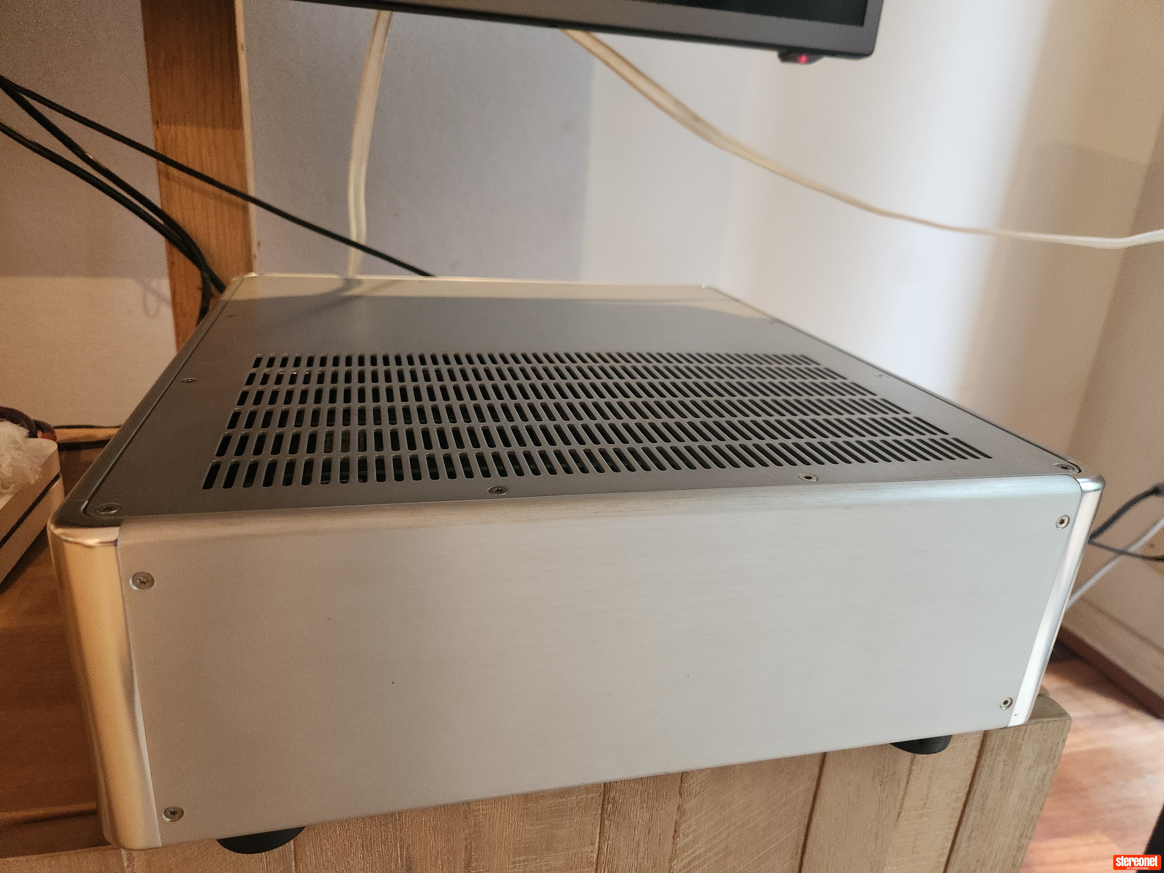 Krell KAV -2250 Power Amplifier - Power Amplifiers - StereoNET