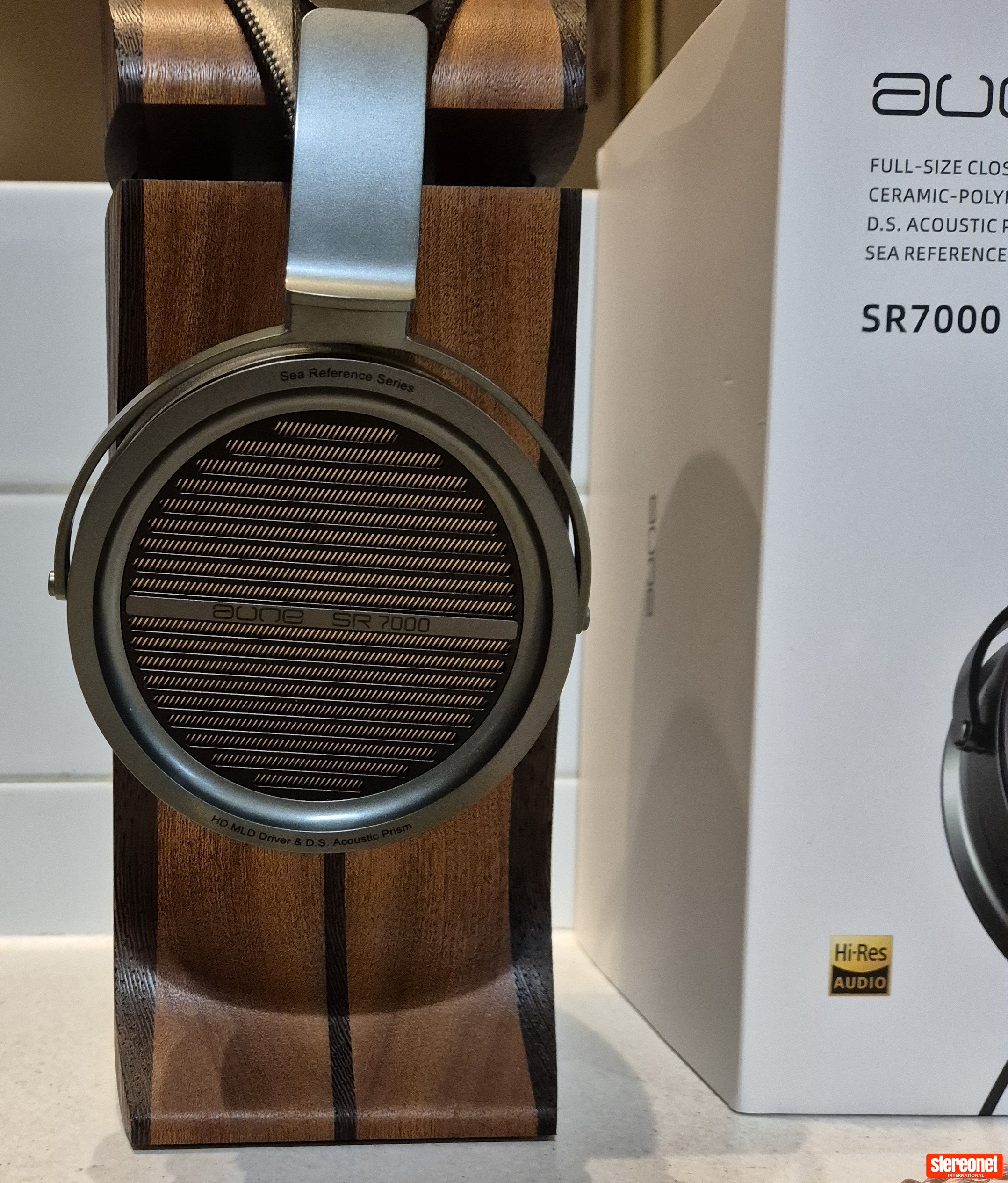 Aune SR 7000 Butterfly Closed Backs Headphones - Over/On Ear ...