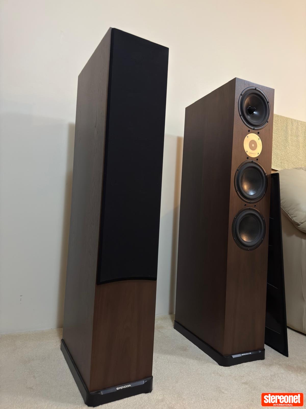 Spendor D9 Floorstanding Loudspeakers - Floorstanders & Large Monitors ...