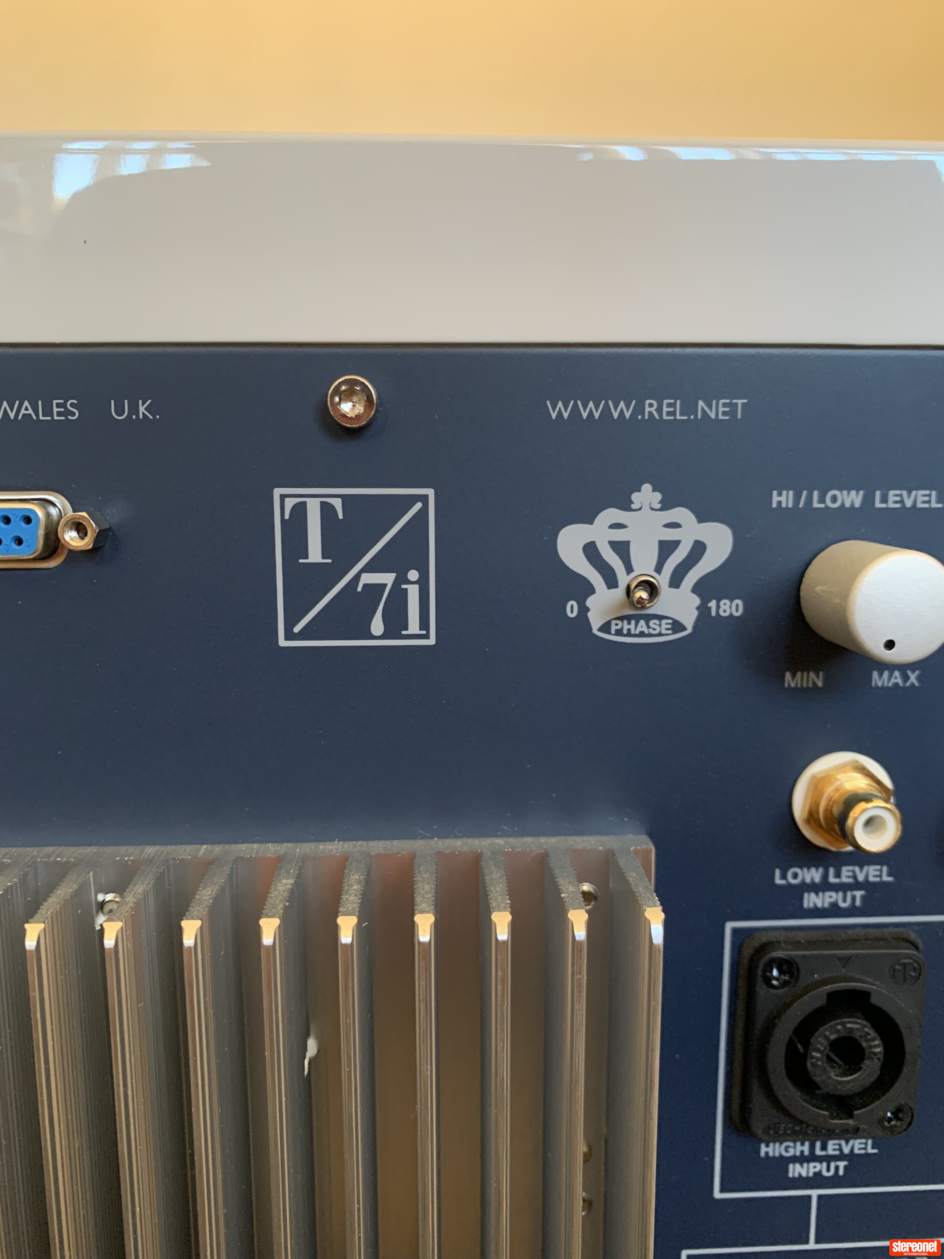 REL Acoustics T7 i Subwoofer (Active / Powered) - Subwoofers - StereoNET