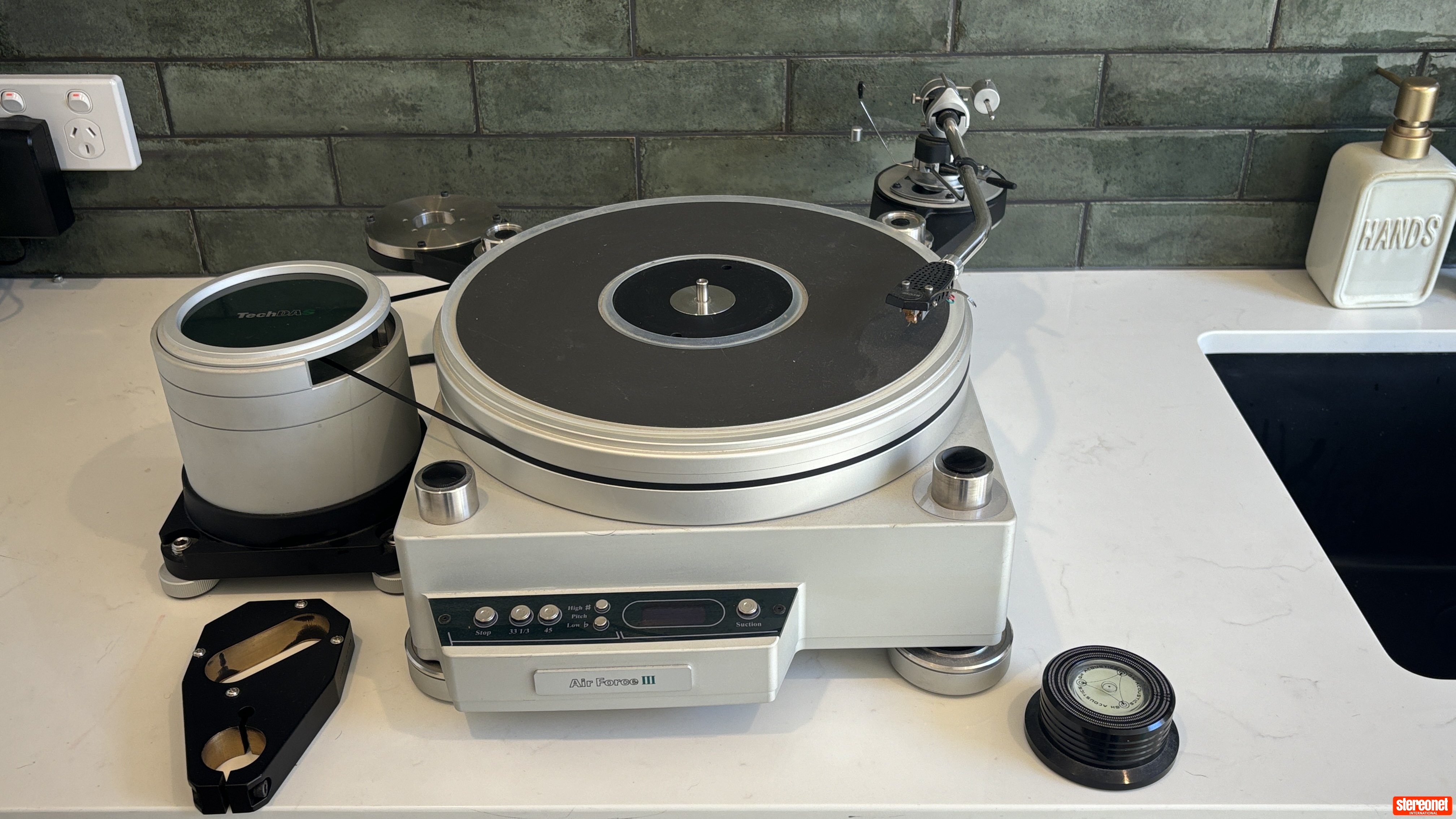 TechDAS Airforce III Turntable and Tonearm Package - Turntables ...