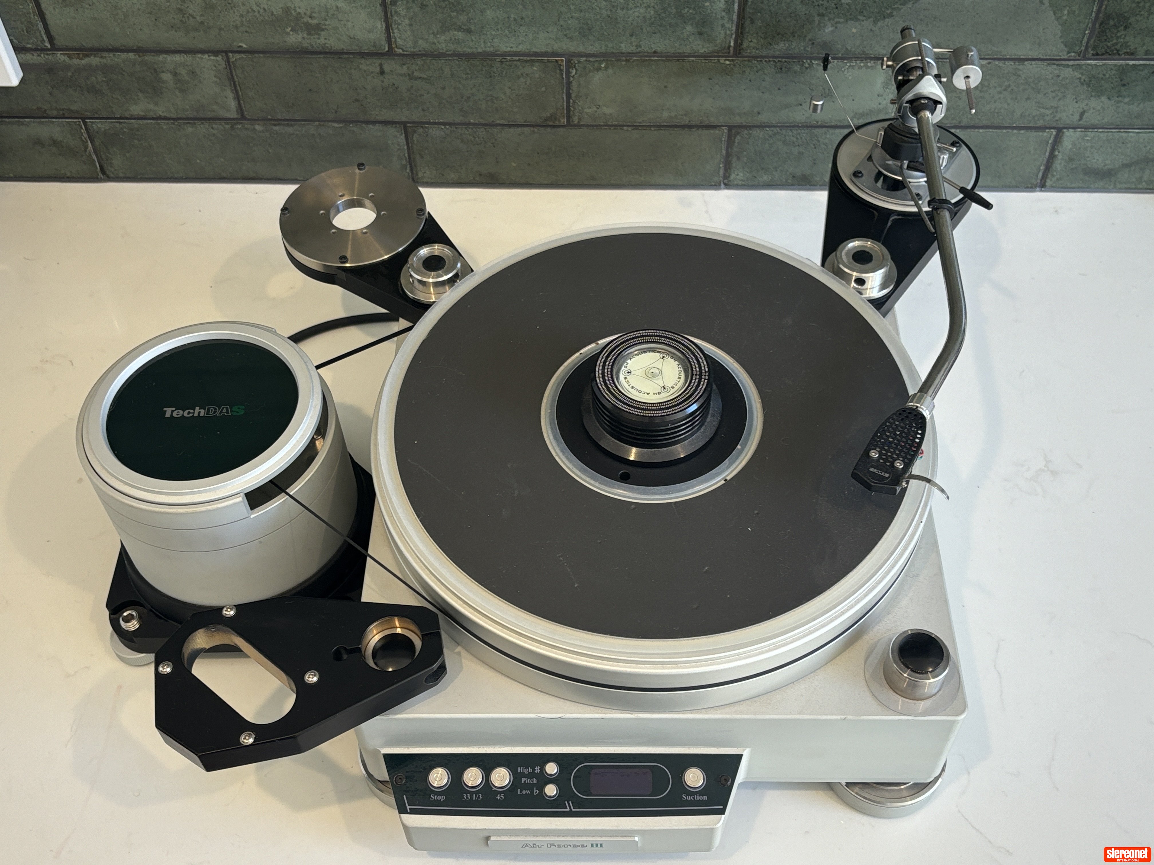 TechDAS Airforce III Turntable and Tonearm Package - Turntables ...