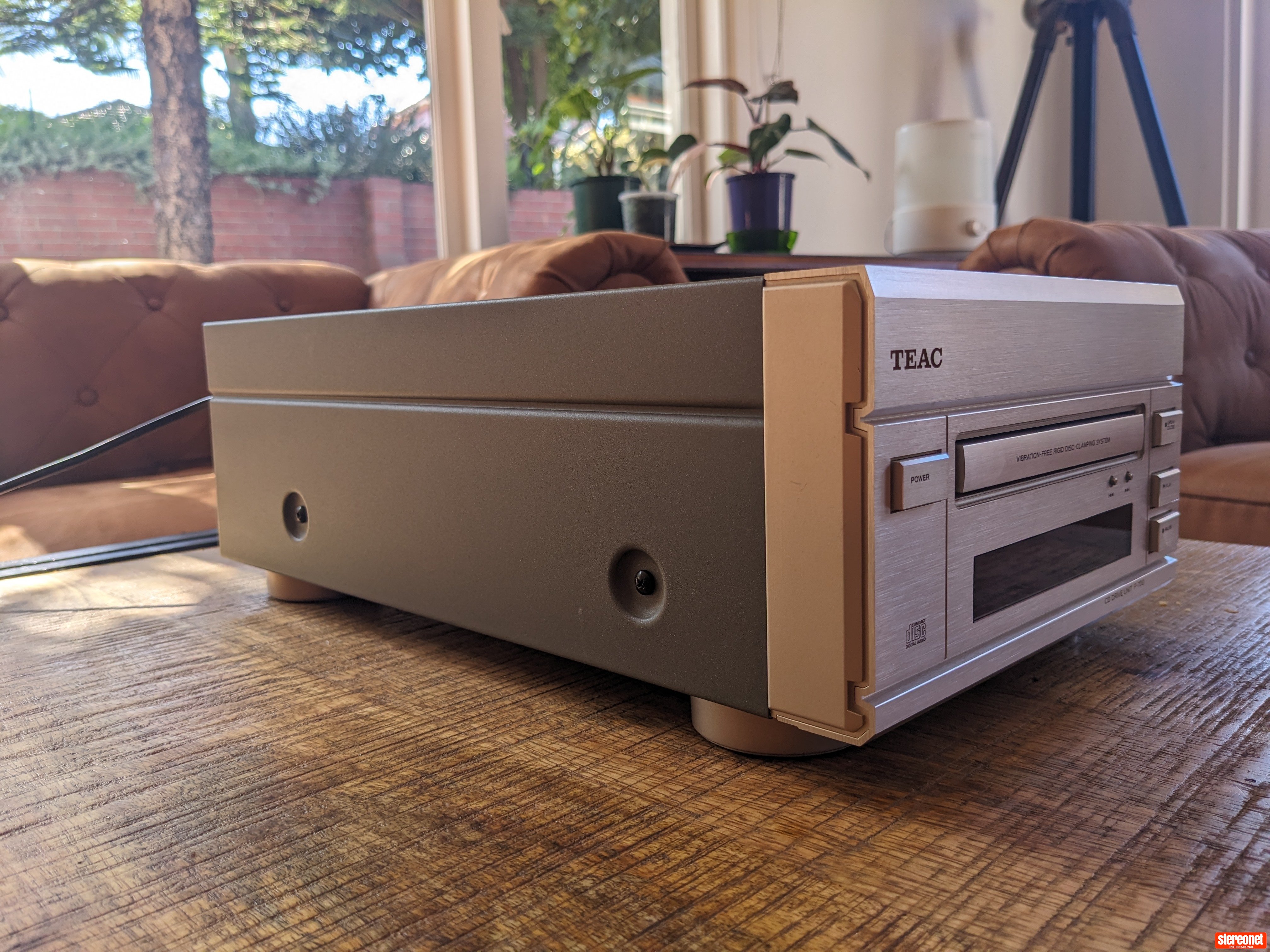 TEAC Esoteric/Teac P700 CD Transport - CD/SACD Players & Transport ...