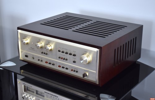 Accuphase E301 Integrated Amplifier (Solid State) - Integrated ...