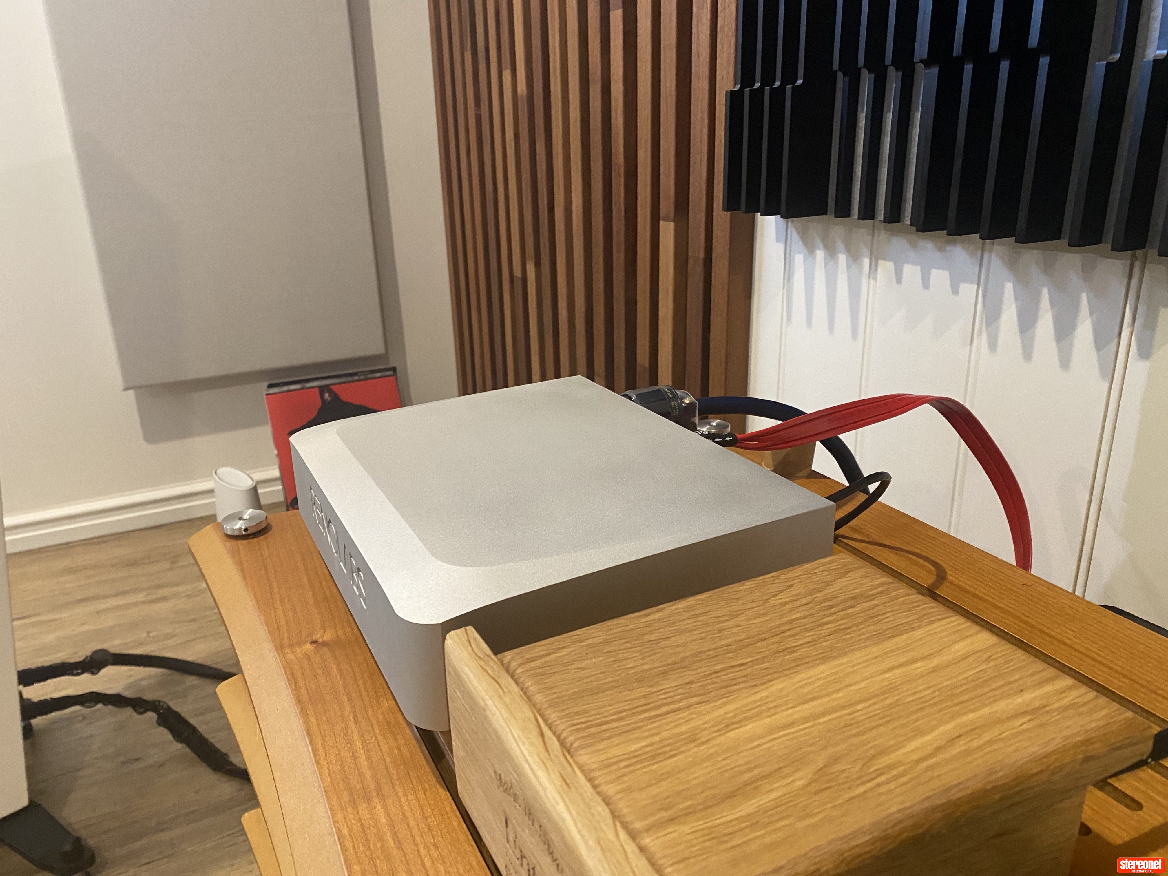 Reno Labs SW1 - ULTIMATE AUDIO SWITCH Network Switch - Networking ...