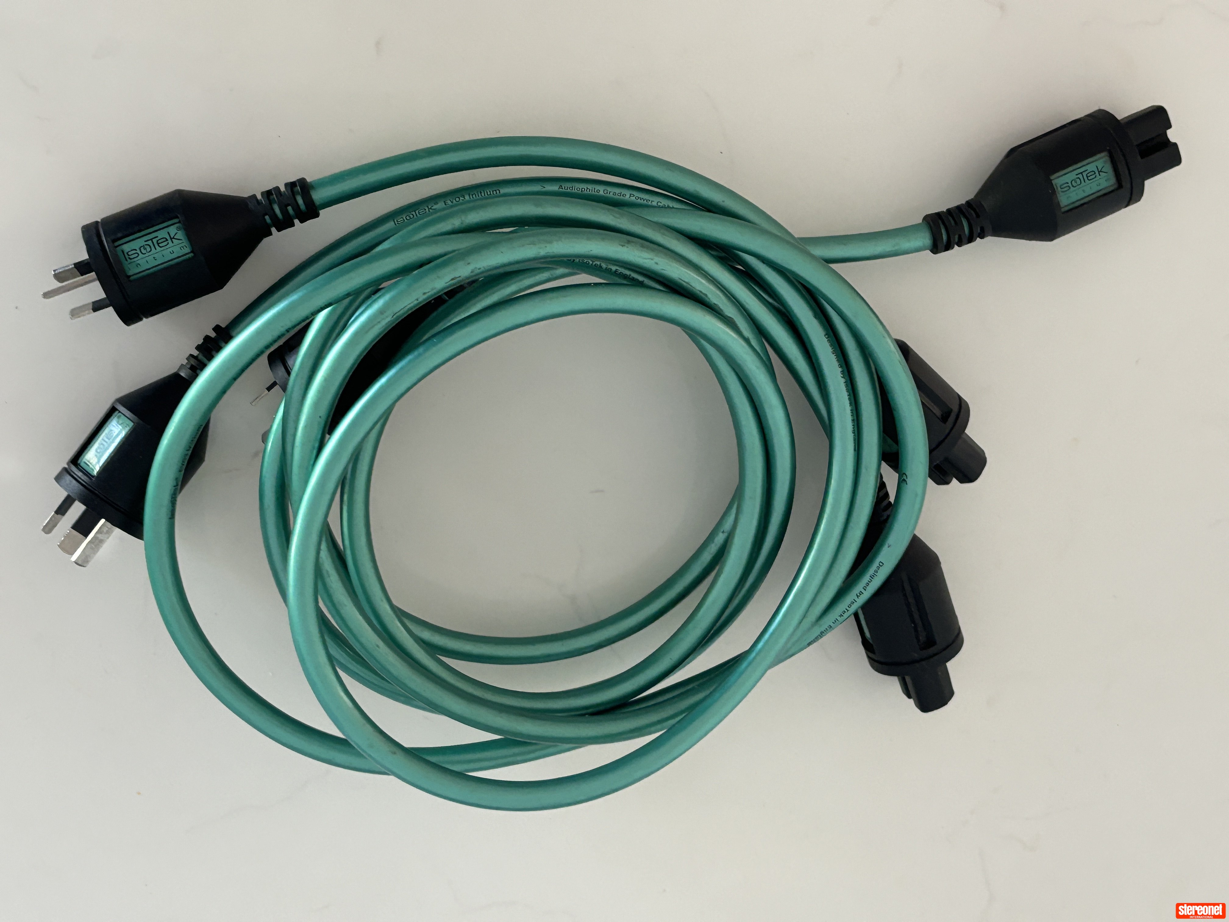IsoTek Initium Power Cable - Power Cables - StereoNET