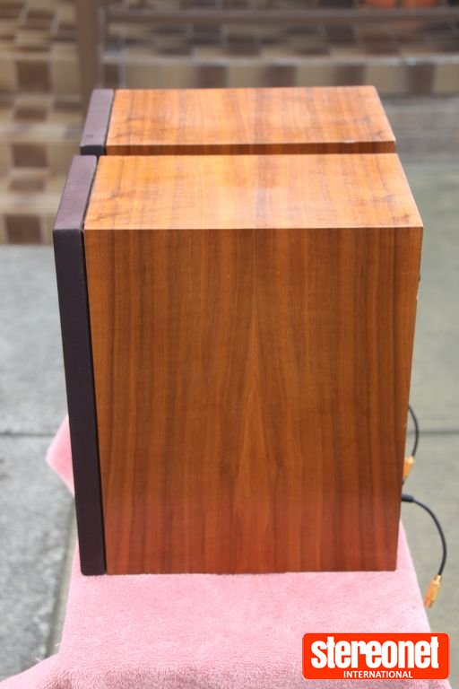 Meridian Audio M3 powered Standmount Loudspeakers - Bookshelf & Small ...