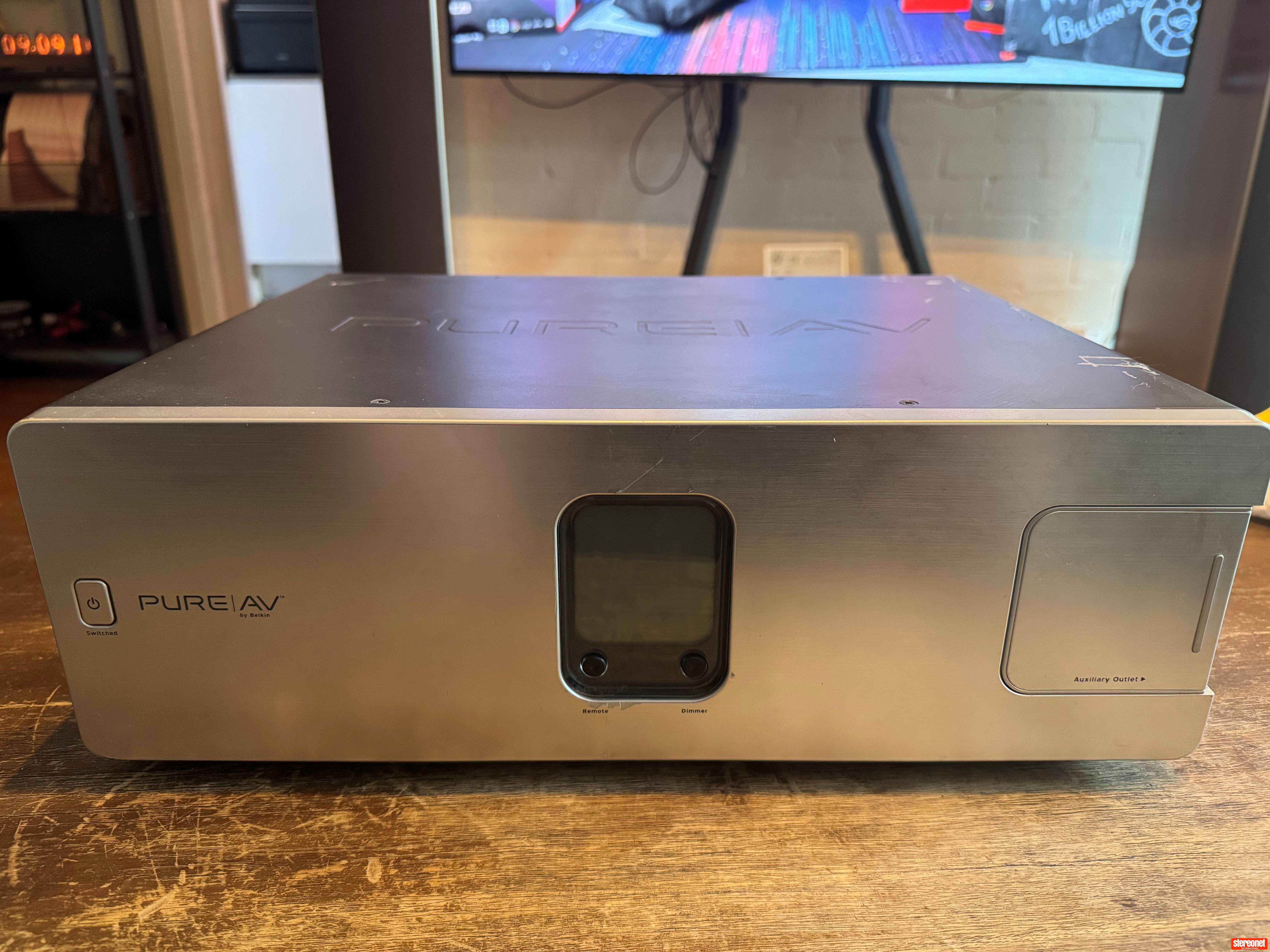 Belkin Pure AV PF40 Power Conditioner - Power Supplies & Transformers ...