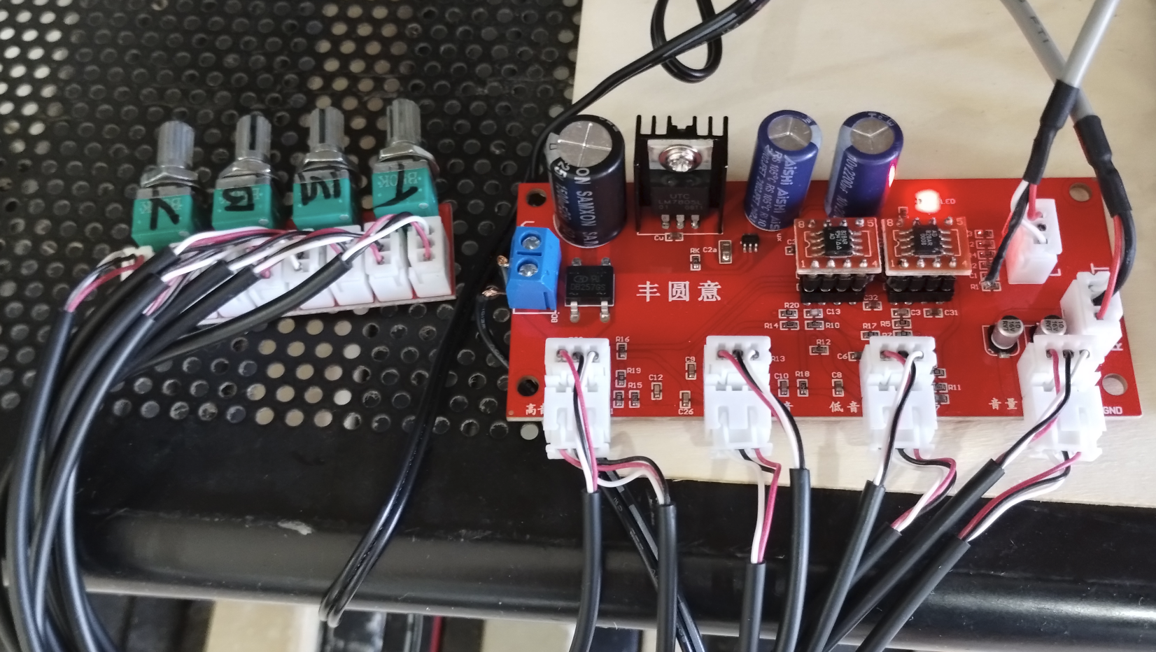 "AD828" preamp board with tone controls - Stereo Amplifiers & Pre-Amps - StereoNET