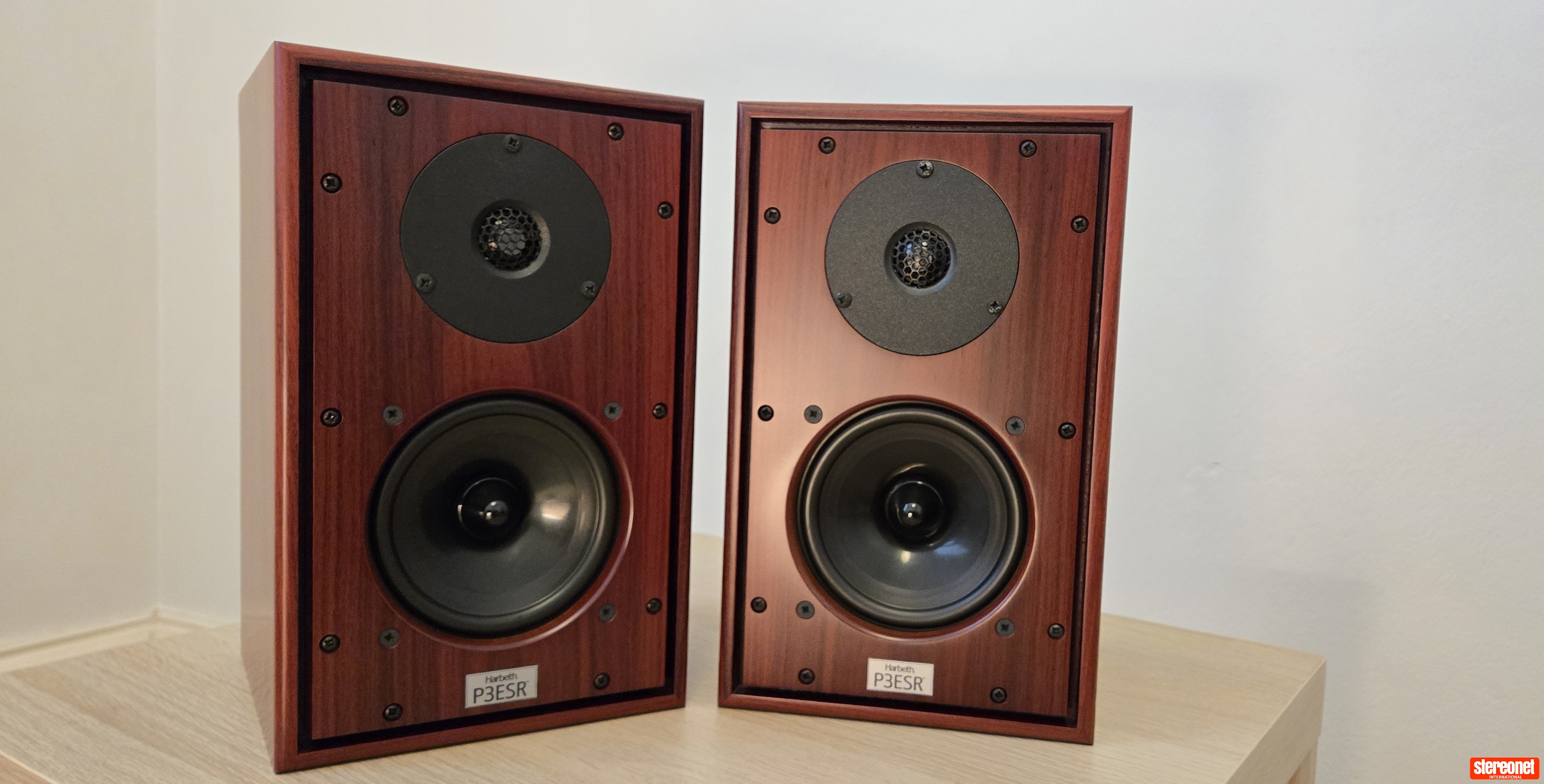 Harbeth P3ESR Bookshelf Loudspeakers - Bookshelf & Small Monitors ...