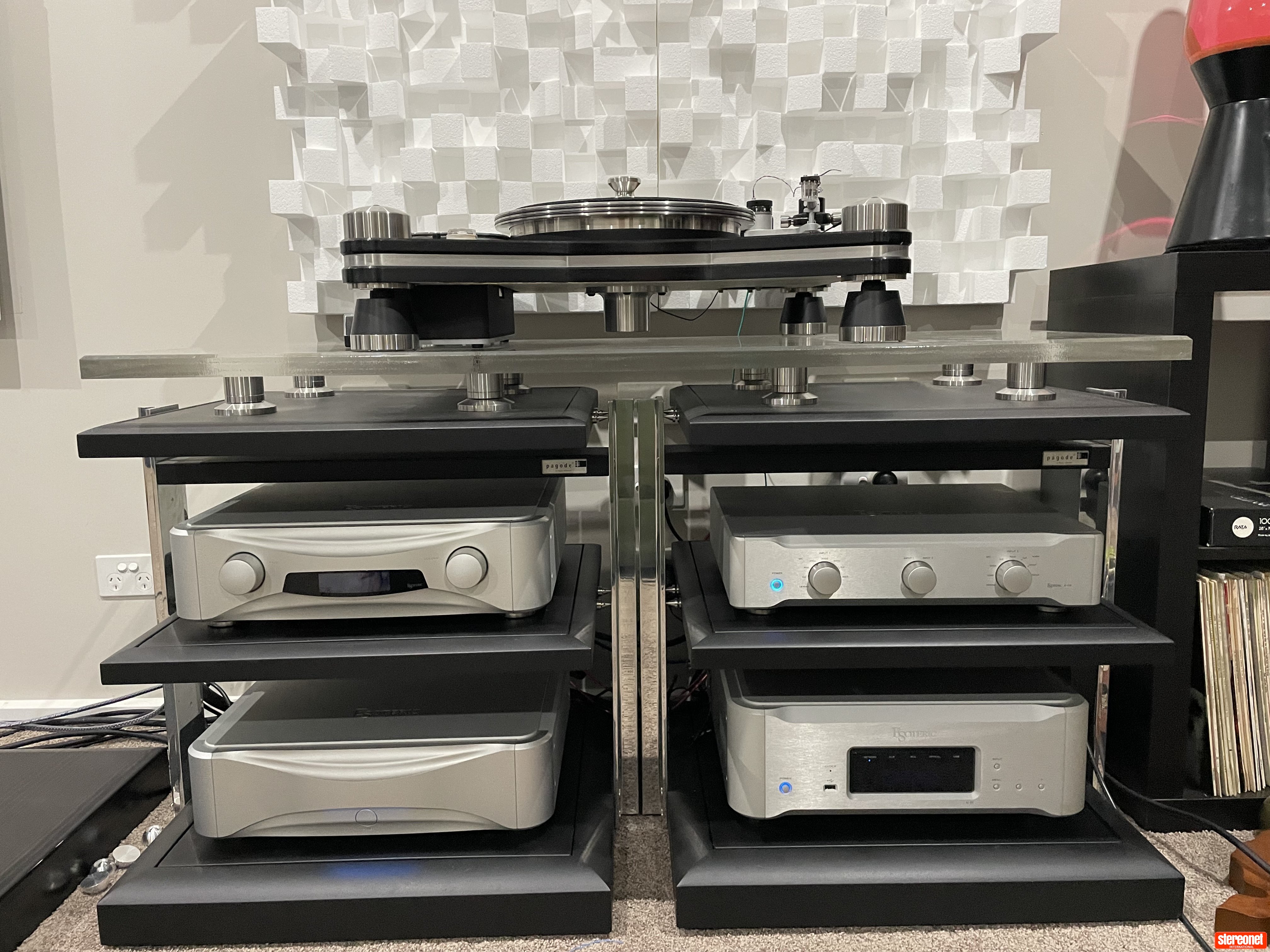 Finite Elemente Pergode Rack - Racks & Cabinets - StereoNET